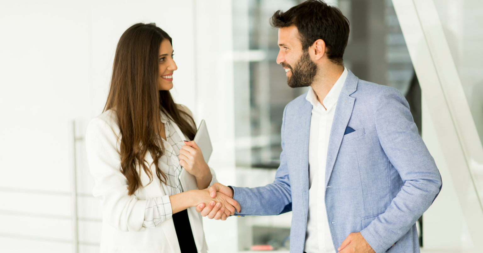 7 body language signs that signal a woman is highly attracted to you ...