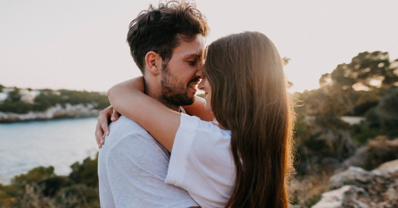 10 signs your woman genuinely loves you, according to psychology - The ...